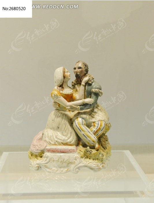 彩绘人物夫妻塑像高清图片下载_红动中国