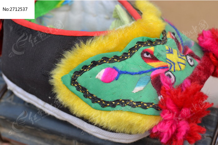 漂亮的小鸟花鞋高清图片下载_红动中国