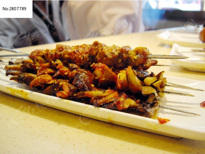 一盘烤肉串高清图片下载_红动中国