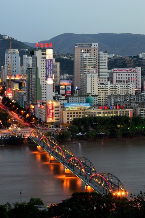 傍晚的中山桥和高楼大厦高清图片下载_红动中国