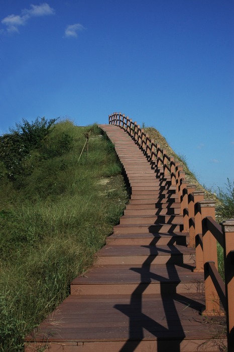 攀登四方山的阶梯高清图片下载_红动中国