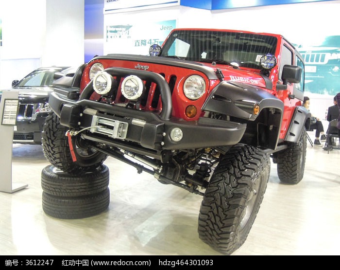 武汉车展红色吉普牧马人高清图片下载_红动中国