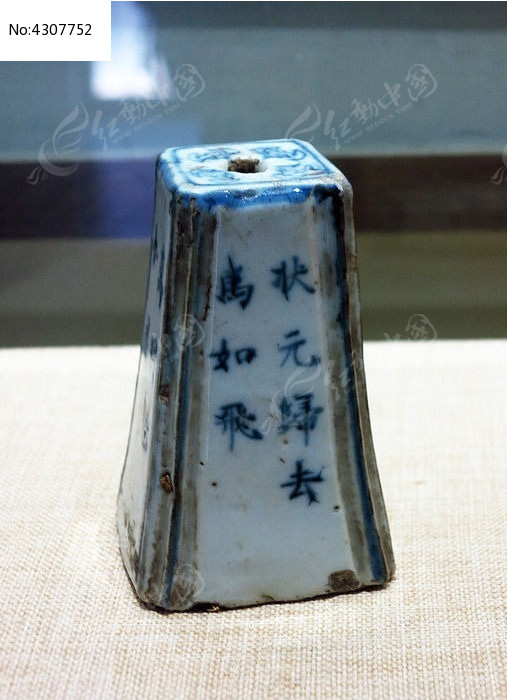 清代瓷蜡扦（蜡台）高清图片下载_红动中国